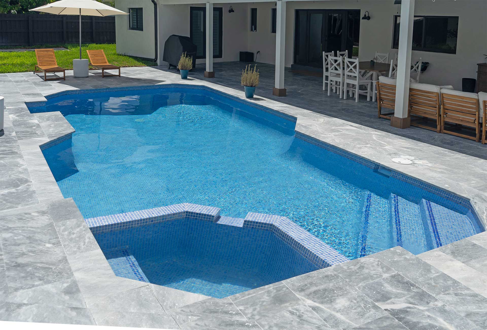 Home - Iconic Glass Pools And Spas