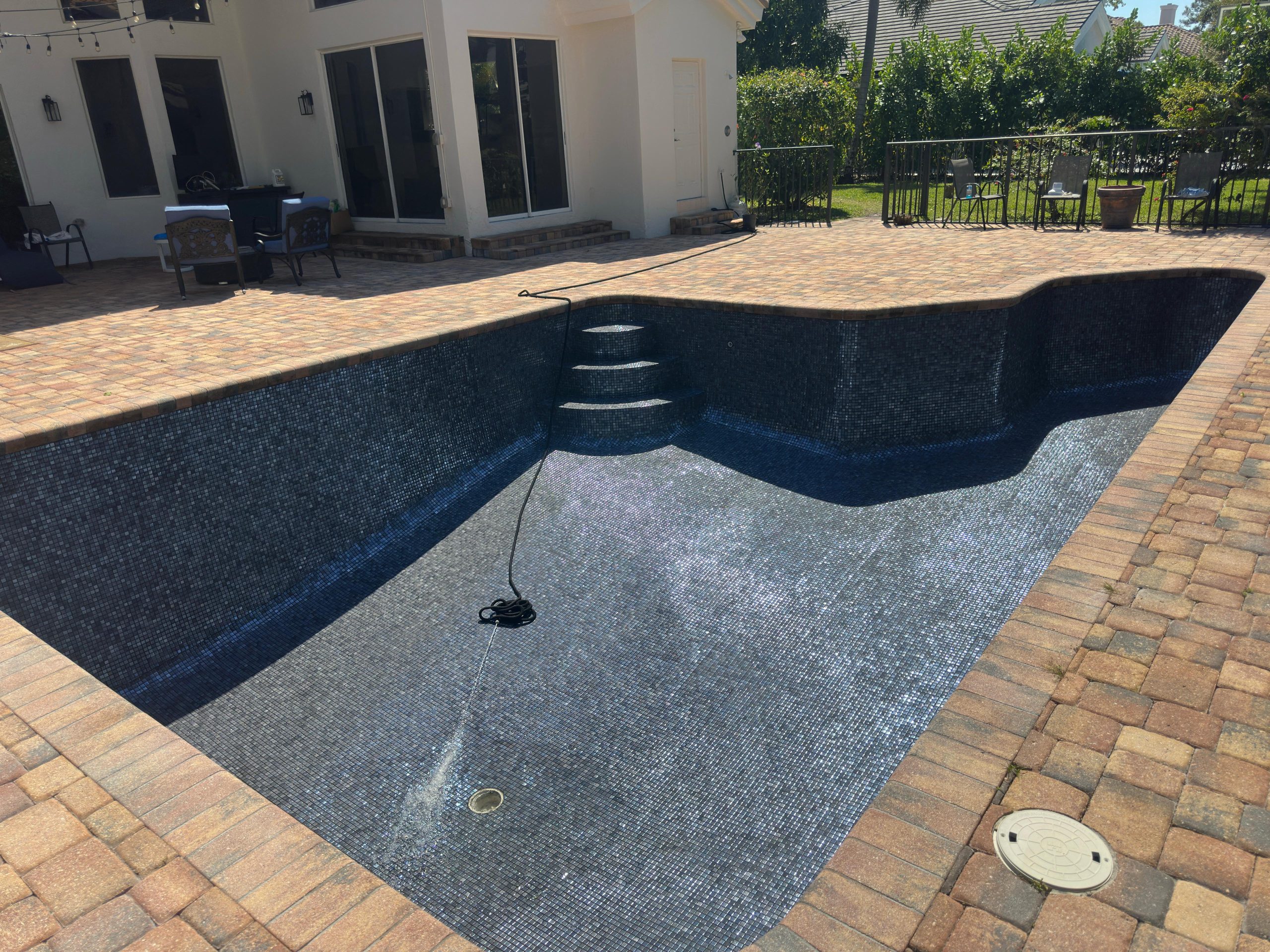 Tortuga Black Pearl - Boca Raton - Iconic Glass Pools And Spas